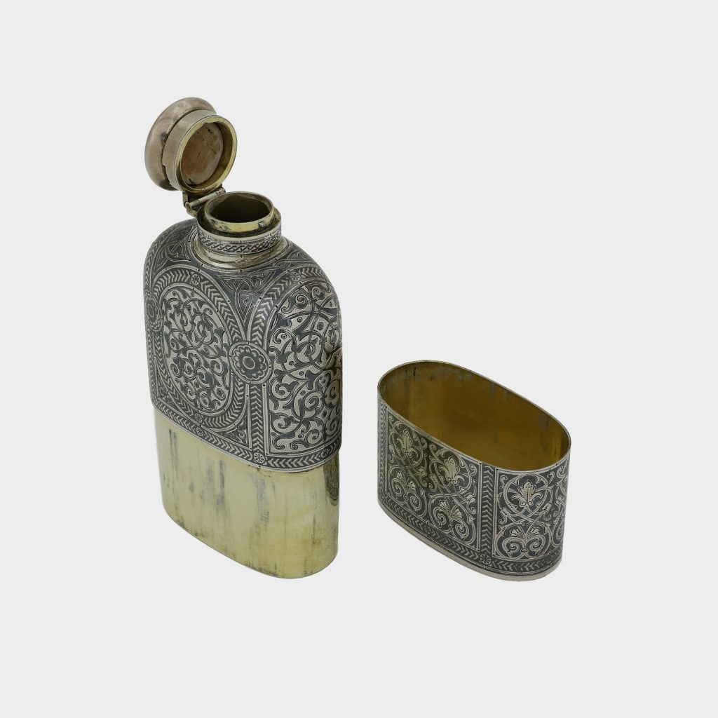 Russian silver flask, Antip Kuzmichev, Moscow, 1882-1899 - RDM Fine Art